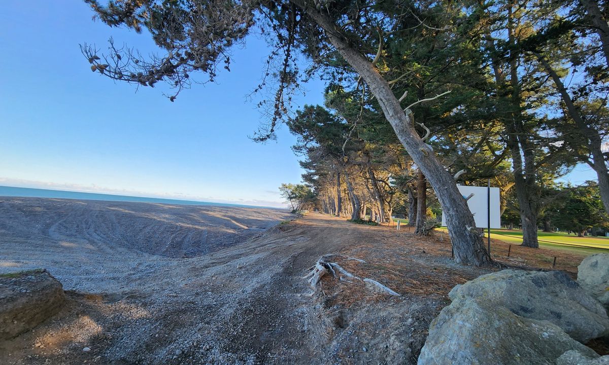 Amberley Beach, Wetlands Walkway to Waipara River Reserve, Canterbury ...