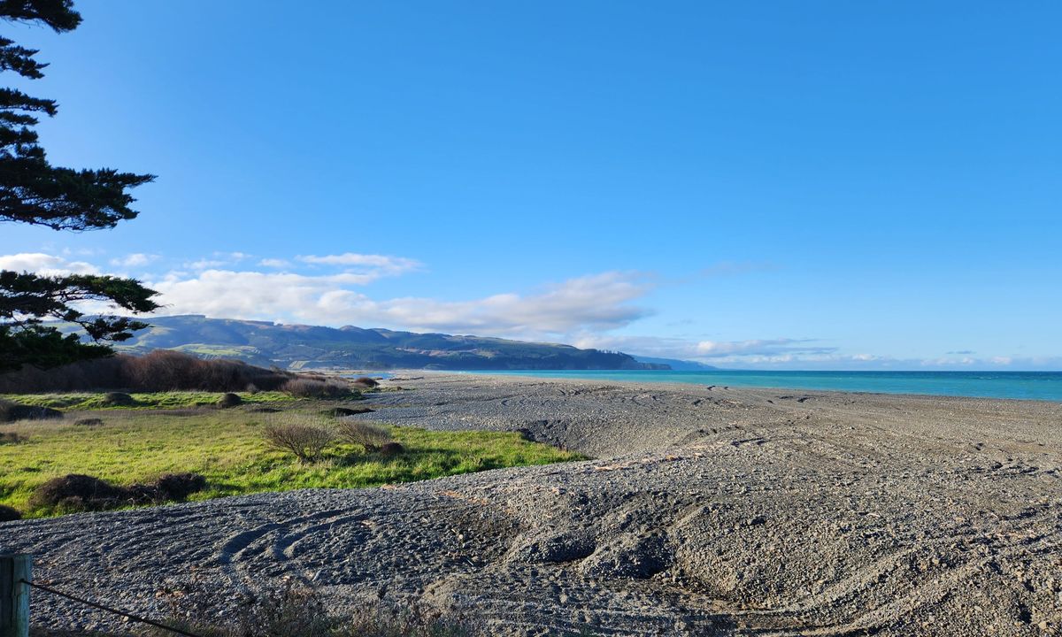 Amberley Beach, Wetlands Walkway to Waipara River Reserve, Canterbury ...