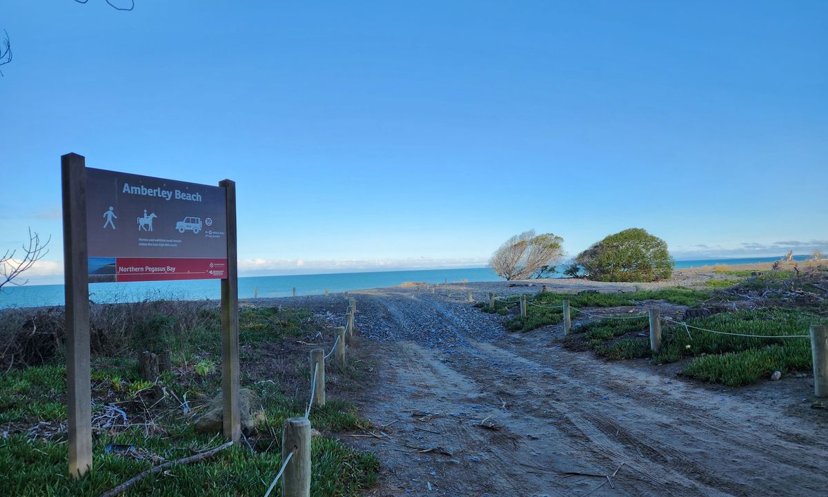 Amberley Beach, Wetlands Walkway to Waipara River Reserve, Canterbury ...